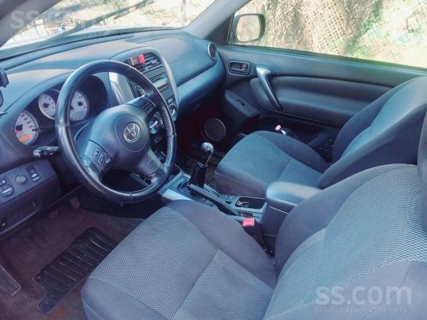Toyota RAV4 2003 Rīga, ar dzinēja tilpumu 2.00 L un nobraukumu 214 tūkst. km par 1900 €, foto 7 vietnē AUTOMOTO.COM.LV
