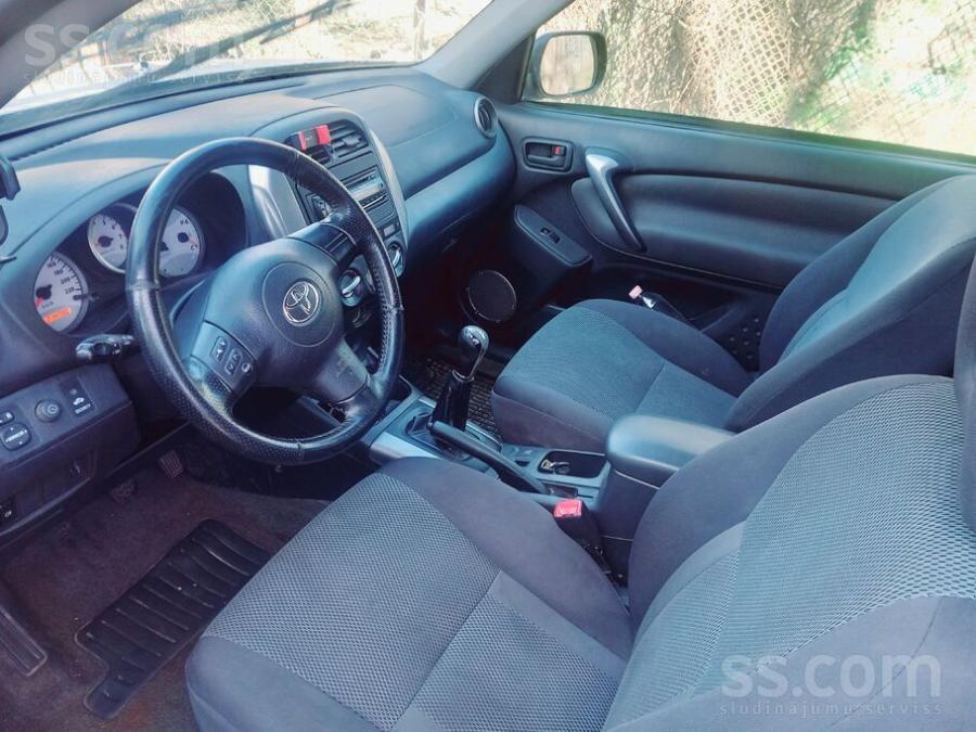 Toyota RAV4 2003 Rīga, ar dzinēja tilpumu 2.00 L un nobraukumu 214 tūkst. km par 1900 €, foto 7 vietnē AUTOMOTO.COM.LV