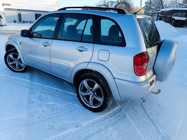 Toyota RAV4 2003 in Vilnius, with an engine capacity of 2.00 L and mileage of 397 thousand km for 2500 €, photo 6 on AUTOMOTO.COM.LV