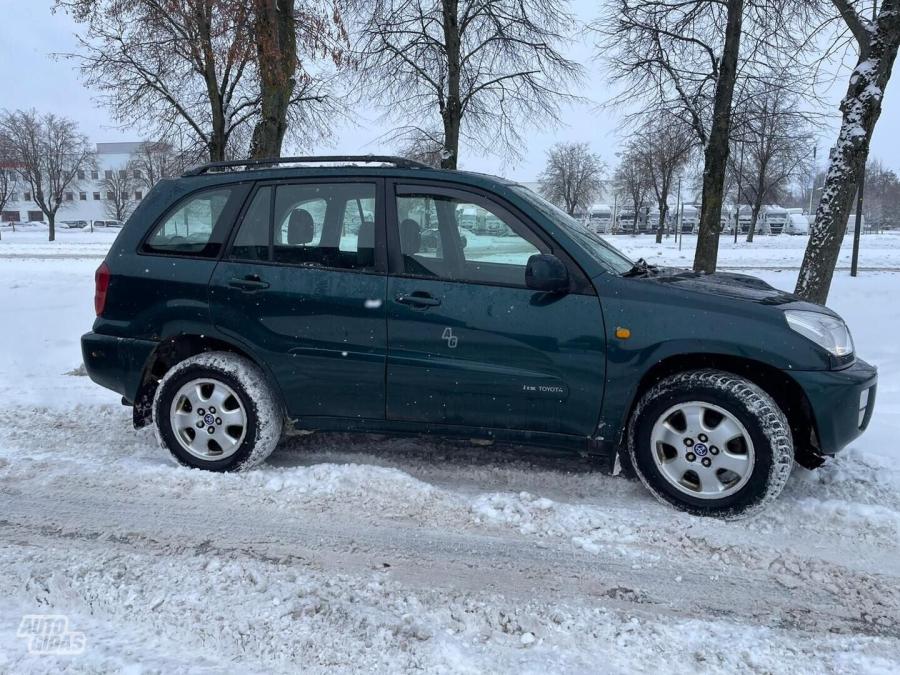 Toyota RAV4 2003 in Pabrade, with an engine capacity of 2.00 L and mileage of 350 thousand km for 1980 €, photo 7 on AUTOMOTO.COM.LV