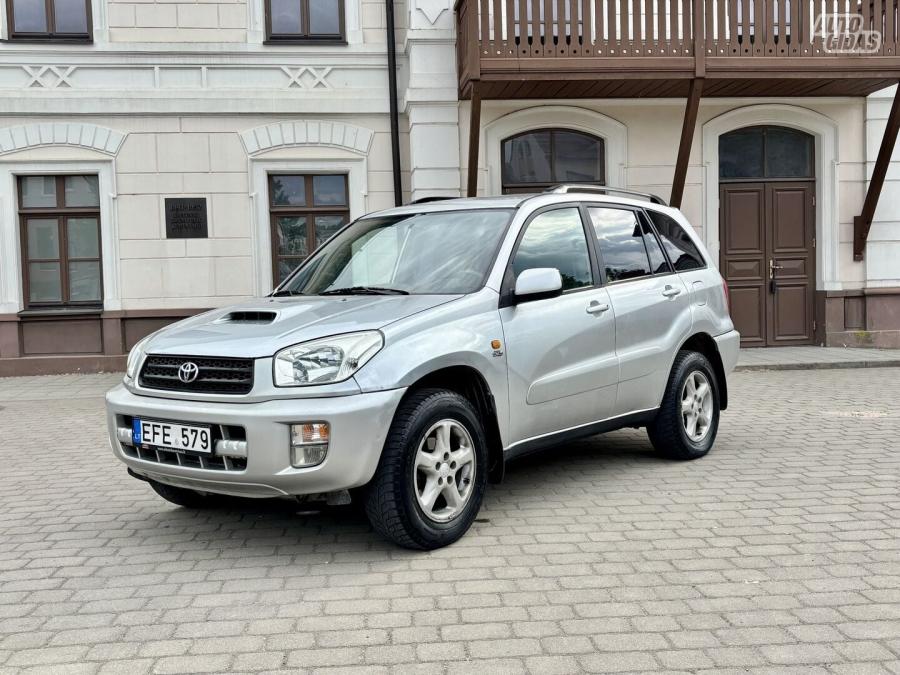 Toyota RAV4 2003 in Mazeikiai, with an engine capacity of 2.00 L and mileage of 205 thousand km for 1900 €, photo 1 on AUTOMOTO.COM.LV