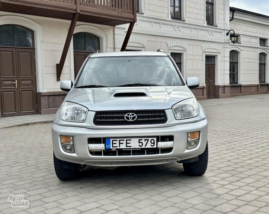 Toyota RAV4 2003 in Mazeikiai, with an engine capacity of 2.00 L and mileage of 205 thousand km for 1900 €, photo 7 on AUTOMOTO.COM.LV