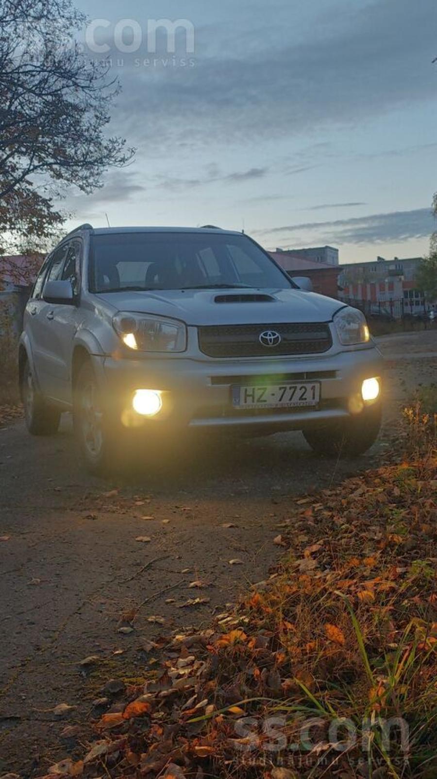 Toyota RAV4 2003 Daugavpils, ar dzinēja tilpumu 2.00 L un nobraukumu 259 tūkst. km par 2500 €, foto 1 vietnē AUTOMOTO.COM.LV