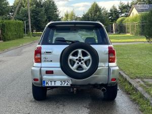 Toyota RAV4 2003 in Vilnius, with an engine capacity of 2.00 L and mileage of 350 thousand km for 2150 €, photo 5 on AUTOMOTO.COM.LV