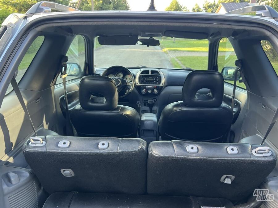 Toyota RAV4 2003 in Vilnius, with an engine capacity of 2.00 L and mileage of 350 thousand km for 2150 €, photo 21 on AUTOMOTO.COM.LV