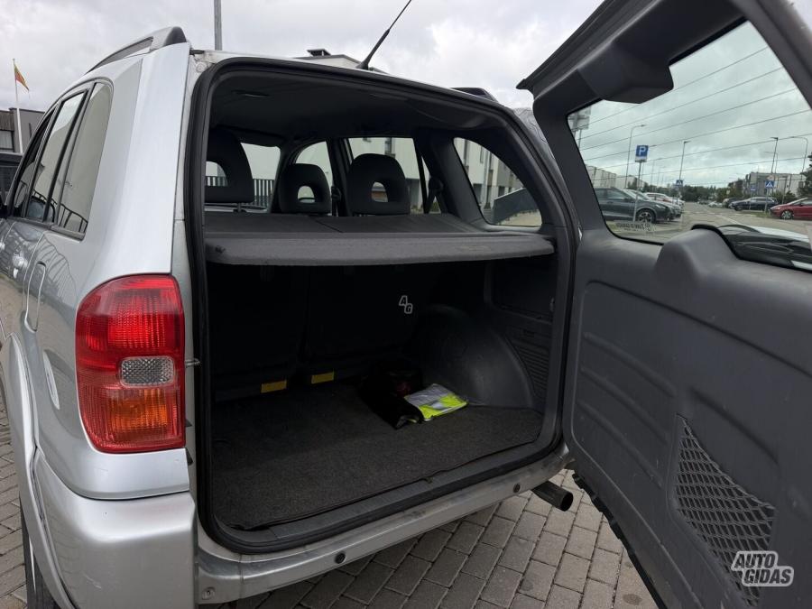 Toyota RAV4 2003 Viļņa, ar dzinēja tilpumu 2.00 L un nobraukumu 275 tūkst. km par 2600 €, foto 14 vietnē AUTOMOTO.COM.LV