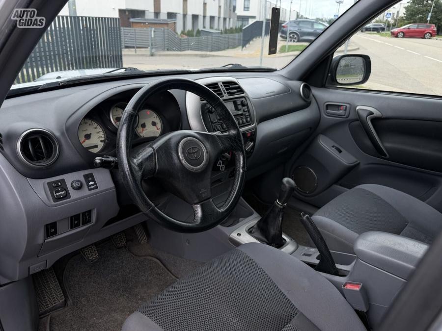 Toyota RAV4 2003 Viļņa, ar dzinēja tilpumu 2.00 L un nobraukumu 275 tūkst. km par 2600 €, foto 18 vietnē AUTOMOTO.COM.LV