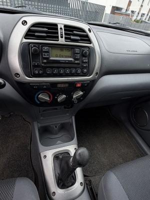 Toyota RAV4 2003 Viļņa, ar dzinēja tilpumu 2.00 L un nobraukumu 275 tūkst. km par 2600 €, foto 19 vietnē AUTOMOTO.COM.LV
