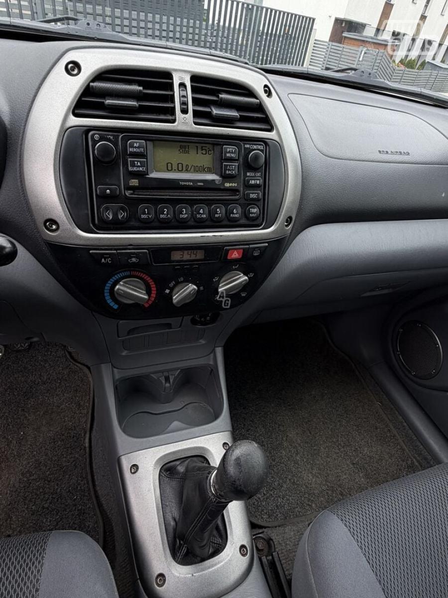Toyota RAV4 2003 Viļņa, ar dzinēja tilpumu 2.00 L un nobraukumu 275 tūkst. km par 2600 €, foto 19 vietnē AUTOMOTO.COM.LV