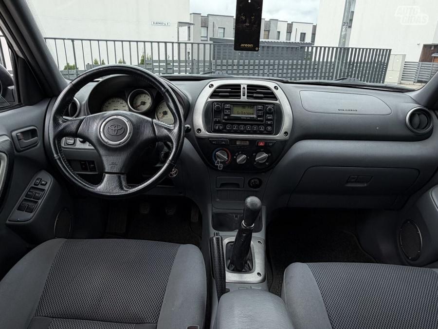 Toyota RAV4 2003 Viļņa, ar dzinēja tilpumu 2.00 L un nobraukumu 275 tūkst. km par 2600 €, foto 20 vietnē AUTOMOTO.COM.LV