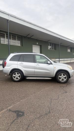 Toyota RAV4 2003 Viļņa, ar dzinēja tilpumu 2.00 L un nobraukumu 250 tūkst. km par 2550 €, foto 3 vietnē AUTOMOTO.COM.LV