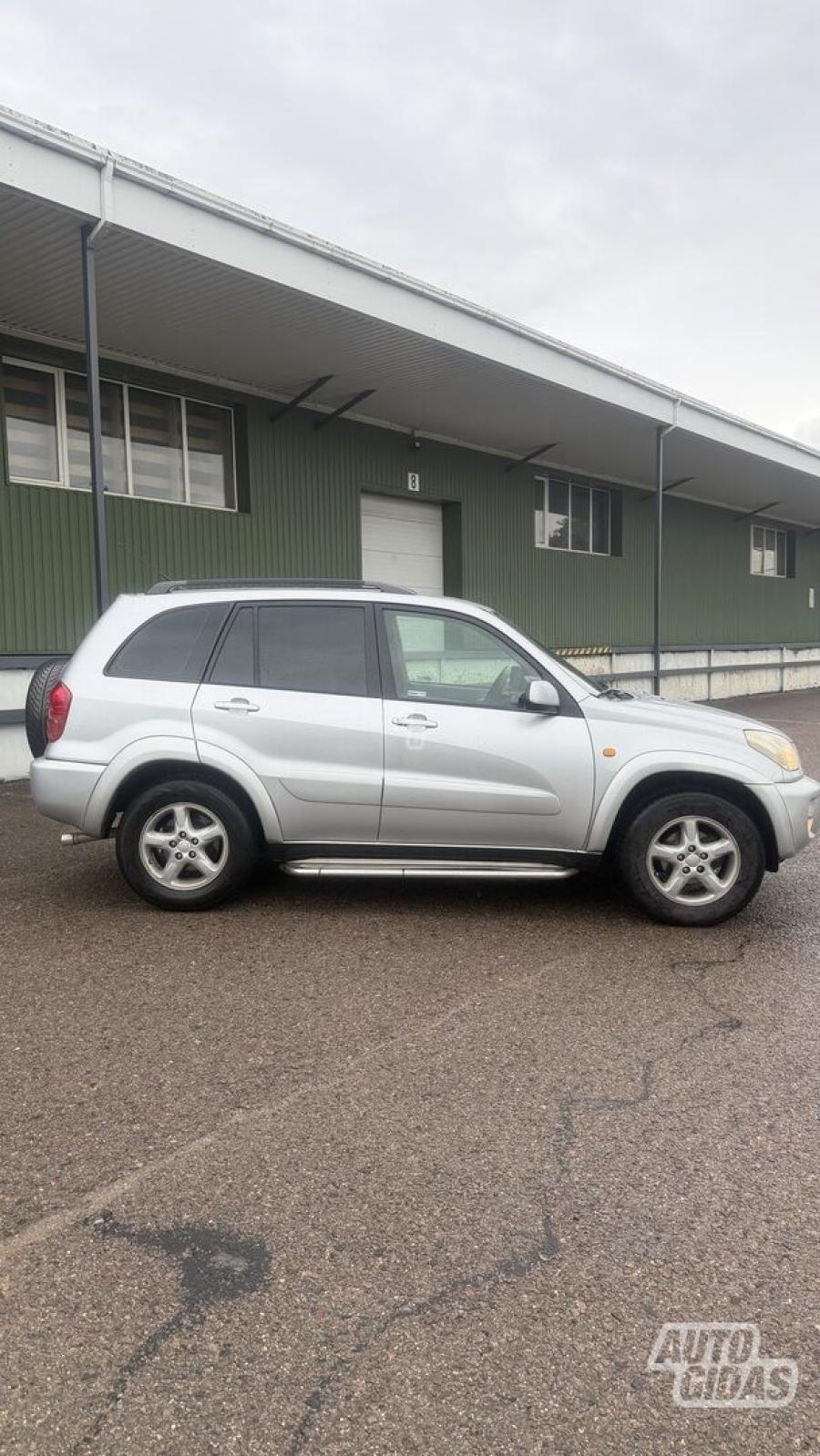 Toyota RAV4 2003 Viļņa, ar dzinēja tilpumu 2.00 L un nobraukumu 250 tūkst. km par 2550 €, foto 3 vietnē AUTOMOTO.COM.LV