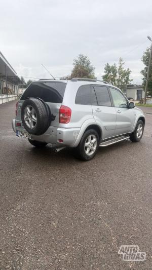 Toyota RAV4 2003 Viļņa, ar dzinēja tilpumu 2.00 L un nobraukumu 250 tūkst. km par 2550 €, foto 4 vietnē AUTOMOTO.COM.LV