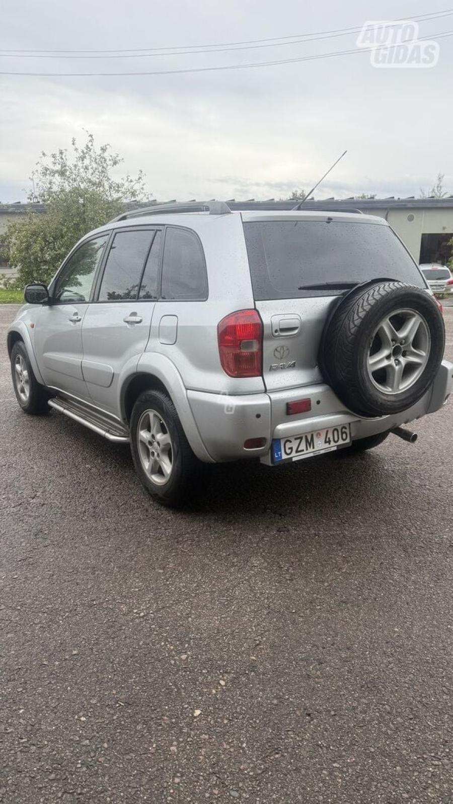Toyota RAV4 2003 Viļņa, ar dzinēja tilpumu 2.00 L un nobraukumu 250 tūkst. km par 2550 €, foto 5 vietnē AUTOMOTO.COM.LV
