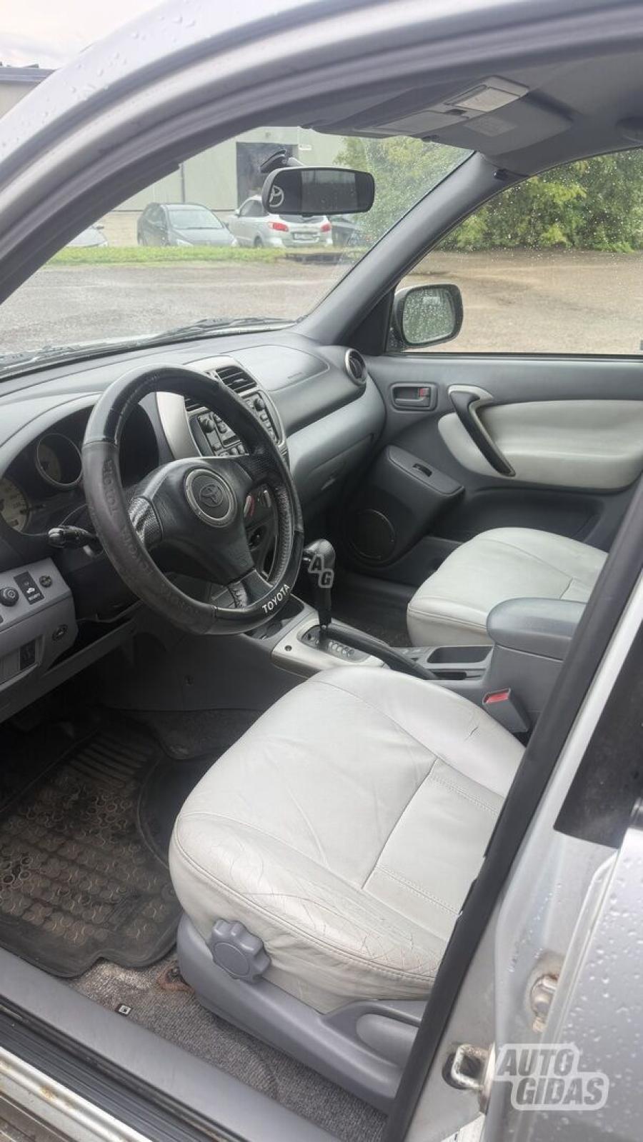 Toyota RAV4 2003 Viļņa, ar dzinēja tilpumu 2.00 L un nobraukumu 250 tūkst. km par 2550 €, foto 7 vietnē AUTOMOTO.COM.LV