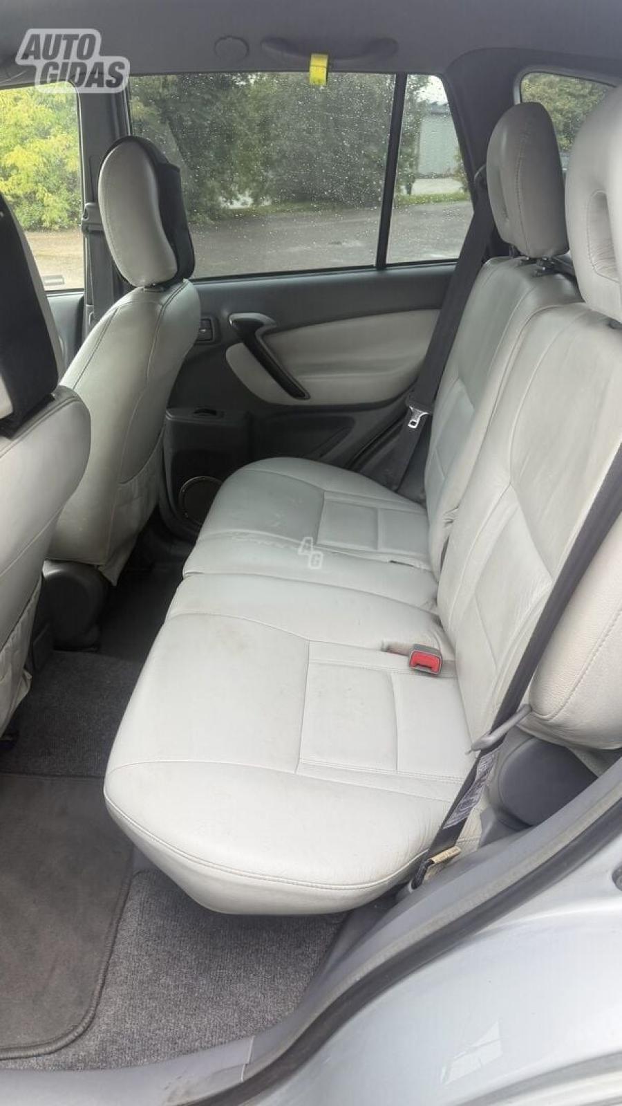 Toyota RAV4 2003 Viļņa, ar dzinēja tilpumu 2.00 L un nobraukumu 250 tūkst. km par 2550 €, foto 9 vietnē AUTOMOTO.COM.LV