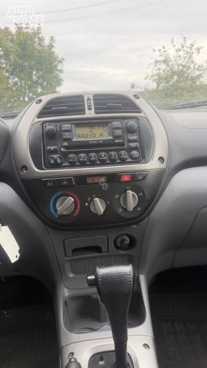 Toyota RAV4 2003 Viļņa, ar dzinēja tilpumu 2.00 L un nobraukumu 250 tūkst. km par 2550 €, foto 11 vietnē AUTOMOTO.COM.LV