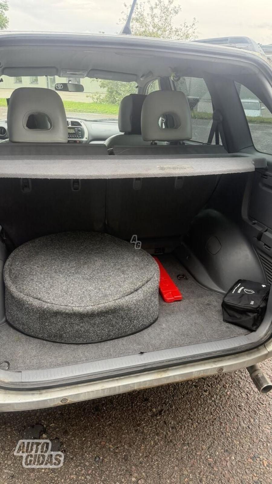 Toyota RAV4 2003 Viļņa, ar dzinēja tilpumu 2.00 L un nobraukumu 250 tūkst. km par 2550 €, foto 12 vietnē AUTOMOTO.COM.LV