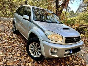 Toyota RAV4 2003 in Vilnius, with an engine capacity of 2.00 L and mileage of 216 thousand km for 1499 €, photo 4 on AUTOMOTO.COM.LV