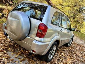 Toyota RAV4 2003 in Vilnius, with an engine capacity of 2.00 L and mileage of 216 thousand km for 1499 €, photo 5 on AUTOMOTO.COM.LV
