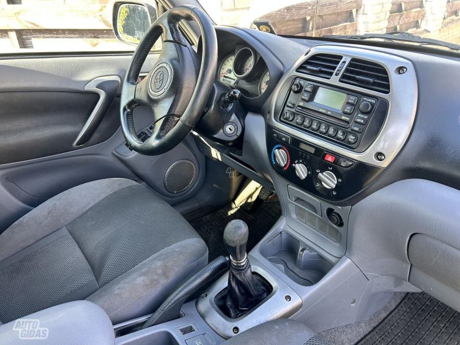 Toyota RAV4 2003 in Vilnius, with an engine capacity of 2.00 L and mileage of 216 thousand km for 1499 €, photo 10 on AUTOMOTO.COM.LV