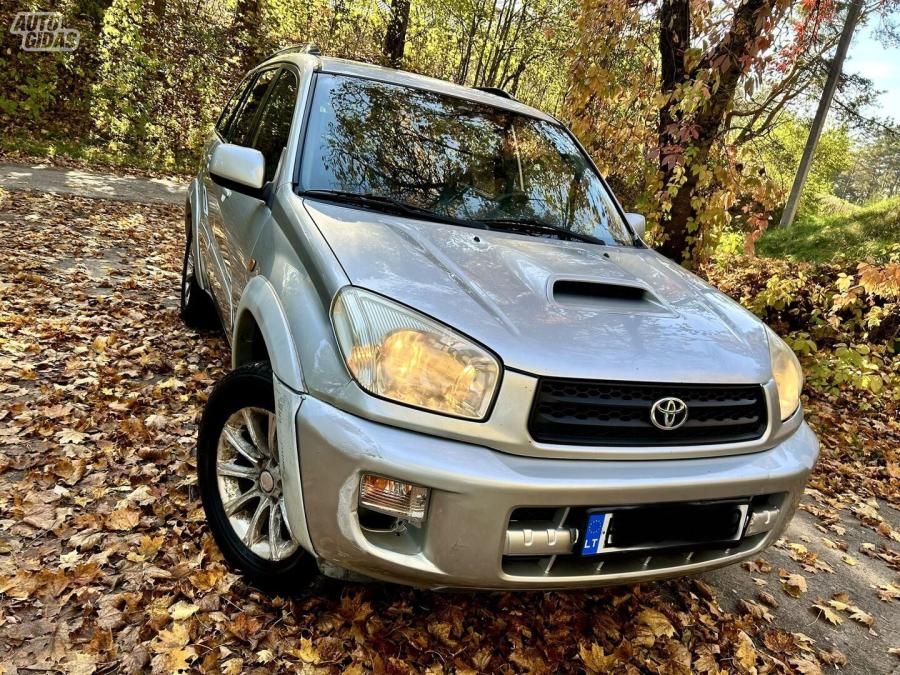 Toyota RAV4 2003 in Vilnius, with an engine capacity of 2.00 L and mileage of 216 thousand km for 1499 €, photo 12 on AUTOMOTO.COM.LV