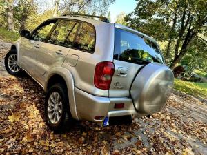 Toyota RAV4 2003 in Vilnius, with an engine capacity of 2.00 L and mileage of 216 thousand km for 1499 €, photo 13 on AUTOMOTO.COM.LV