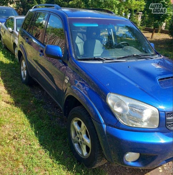 Toyota RAV4 2004 Viļņa, ar dzinēja tilpumu 2.00 L un nobraukumu 324 tūkst. km par 3700 €, foto 2 vietnē AUTOMOTO.COM.LV