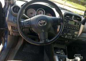 Toyota RAV4 2004 Viļņa, ar dzinēja tilpumu 2.00 L un nobraukumu 324 tūkst. km par 3700 €, foto 4 vietnē AUTOMOTO.COM.LV