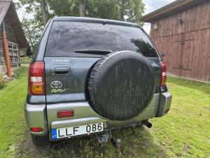 Toyota RAV4 2004 in Vilnius, with an engine capacity of 2.00 L and mileage of 240 thousand km for 4000 €, photo 3 on AUTOMOTO.COM.LV