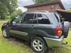 Toyota RAV4 2004 in Vilnius, with an engine capacity of 2.00 L and mileage of 240 thousand km for 4000 €, photo 4 on AUTOMOTO.COM.LV