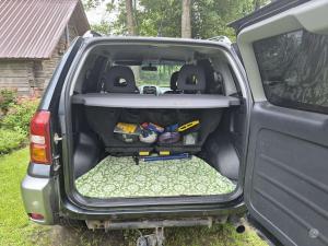 Toyota RAV4 2004 in Vilnius, with an engine capacity of 2.00 L and mileage of 240 thousand km for 4000 €, photo 13 on AUTOMOTO.COM.LV