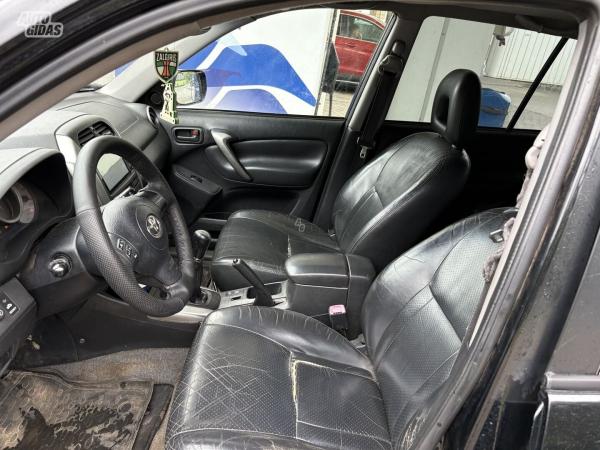 Toyota RAV4 2004 Varėna, ar dzinēja tilpumu 2.00 L un nobraukumu 282 tūkst. km par 1750 €, foto 10 vietnē AUTOMOTO.COM.LV