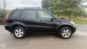 Toyota RAV4 2004 in Vilnius, with an engine capacity of 2.00 L and mileage of 250 thousand km for 2100 €, photo 3 on AUTOMOTO.COM.LV