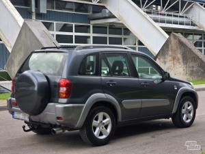 Toyota RAV4 2004 in Vilnius, with an engine capacity of 2.00 L and mileage of 266 thousand km for 2300 €, photo 7 on AUTOMOTO.COM.LV