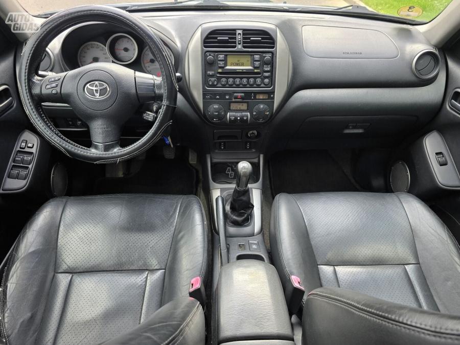 Toyota RAV4 2004 in Vilnius, with an engine capacity of 2.00 L and mileage of 266 thousand km for 2300 €, photo 11 on AUTOMOTO.COM.LV