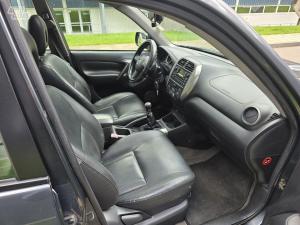 Toyota RAV4 2004 in Vilnius, with an engine capacity of 2.00 L and mileage of 266 thousand km for 2300 €, photo 12 on AUTOMOTO.COM.LV