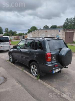 Toyota RAV4 2005 Rīga, ar dzinēja tilpumu 1.80 L un nobraukumu 272 tūkst. km par 2100 €, foto 3 vietnē AUTOMOTO.COM.LV
