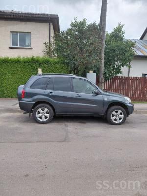 Toyota RAV4 2005 Rīga, ar dzinēja tilpumu 1.80 L un nobraukumu 272 tūkst. km par 2100 €, foto 5 vietnē AUTOMOTO.COM.LV