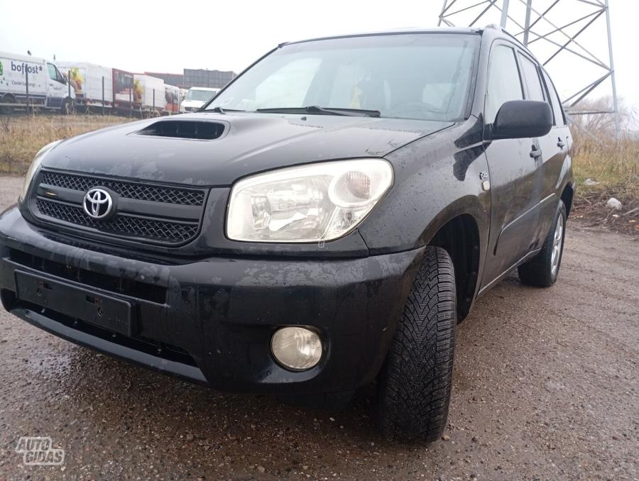 Toyota RAV4 2005 Kauņa, ar dzinēja tilpumu 2.00 L un nobraukumu 402 tūkst. km par 1650 €, foto 4 vietnē AUTOMOTO.COM.LV