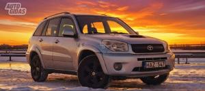 Toyota RAV4 2005 Viļņa, ar dzinēja tilpumu 2.00 L un nobraukumu 320 tūkst. km par 3750 €, foto  vietnē AUTOMOTO.COM.LV