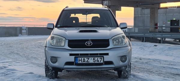 Toyota RAV4 2005 Viļņa, ar dzinēja tilpumu 2.00 L un nobraukumu 320 tūkst. km par 3750 €, foto 5 vietnē AUTOMOTO.COM.LV