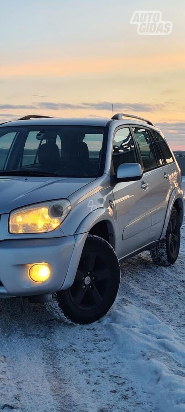 Toyota RAV4 2005 Viļņa, ar dzinēja tilpumu 2.00 L un nobraukumu 320 tūkst. km par 3750 €, foto 10 vietnē AUTOMOTO.COM.LV