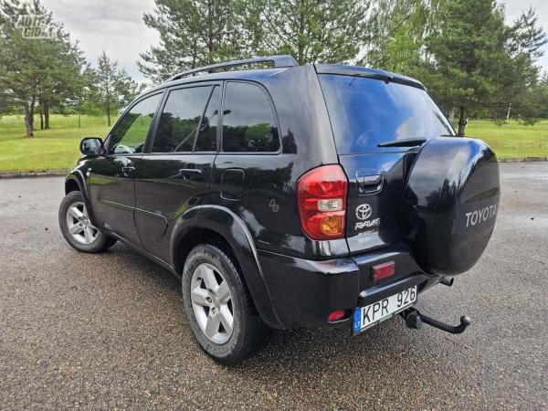 Toyota RAV4 2005 in Utena, with an engine capacity of 2.00 L and mileage of 321 thousand km for 2650 €, photo 4 on AUTOMOTO.COM.LV
