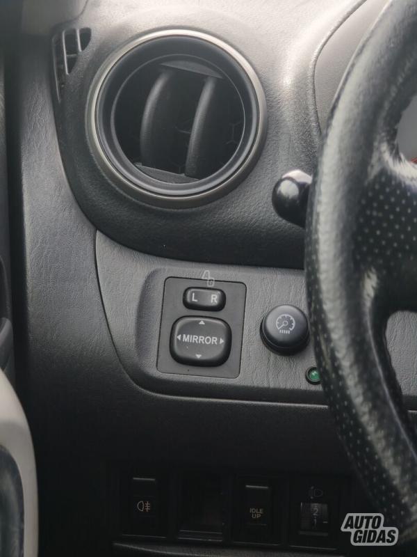 Toyota RAV4 2005 Viļņa, ar dzinēja tilpumu 2.00 L un nobraukumu 318 tūkst. km par 3200 €, foto 9 vietnē AUTOMOTO.COM.LV