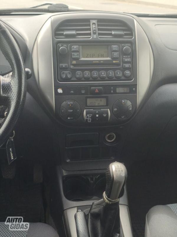 Toyota RAV4 2005 Viļņa, ar dzinēja tilpumu 2.00 L un nobraukumu 318 tūkst. km par 3200 €, foto 10 vietnē AUTOMOTO.COM.LV
