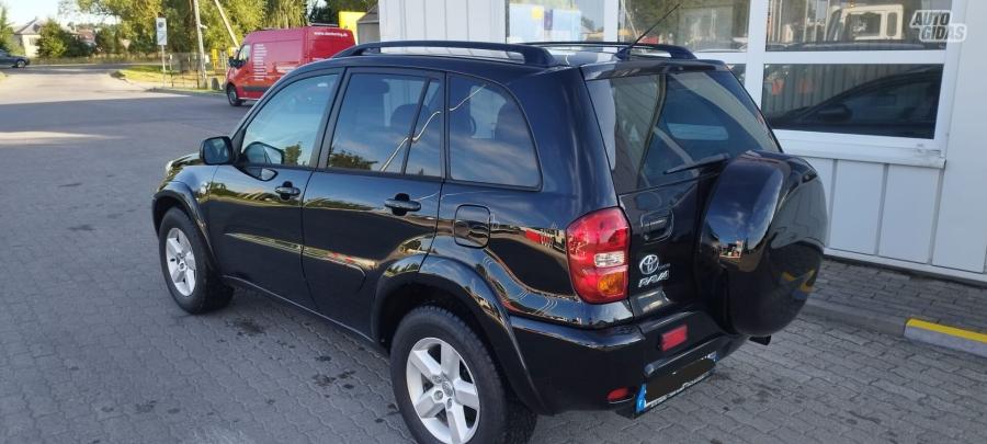 Toyota RAV4 2005 Tauragė, ar dzinēja tilpumu 2.00 L un nobraukumu 235 tūkst. km par 3600 €, foto 5 vietnē AUTOMOTO.COM.LV