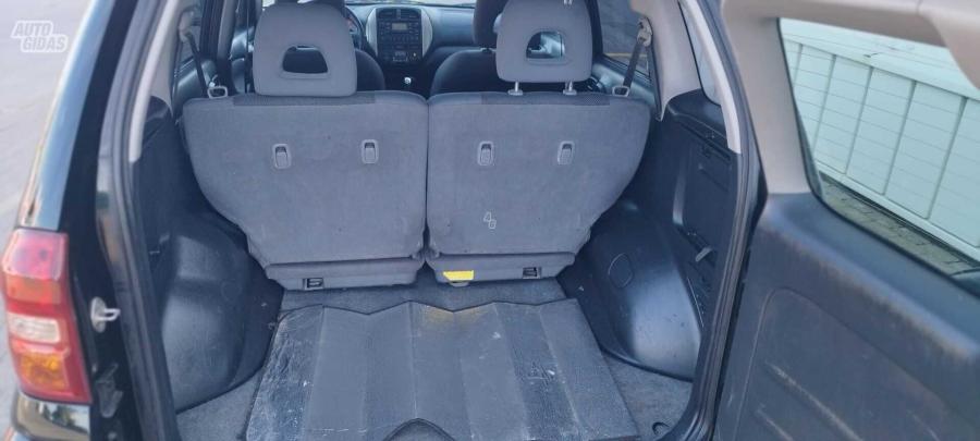 Toyota RAV4 2005 Tauragė, ar dzinēja tilpumu 2.00 L un nobraukumu 235 tūkst. km par 3600 €, foto 11 vietnē AUTOMOTO.COM.LV