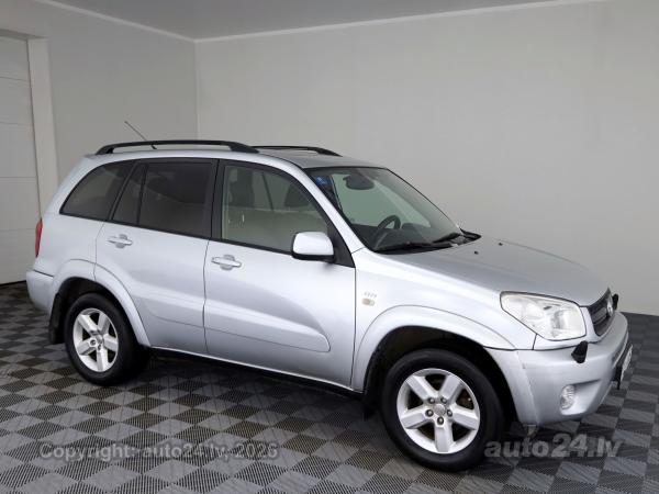 Toyota RAV4 2005 in Tallinn, with an engine capacity of 2.00 L and mileage of 267 thousand km for 2299 €, photo 1 on AUTOMOTO.COM.LV