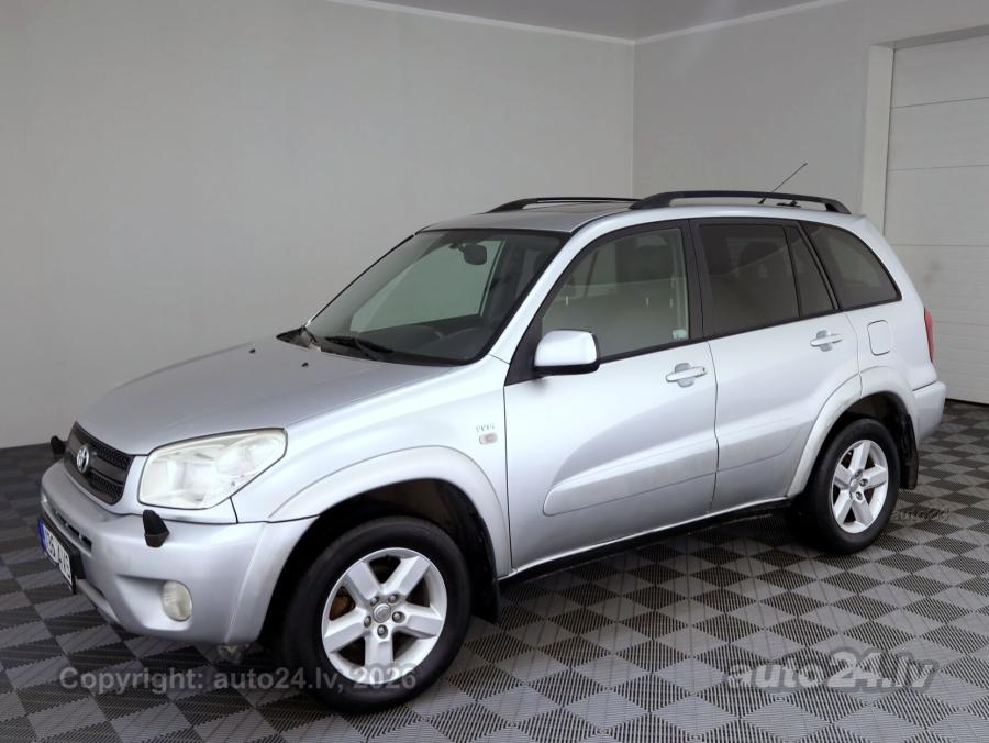 Toyota RAV4 2005 in Tallinn, with an engine capacity of 2.00 L and mileage of 267 thousand km for 2299 €, photo 3 on AUTOMOTO.COM.LV
